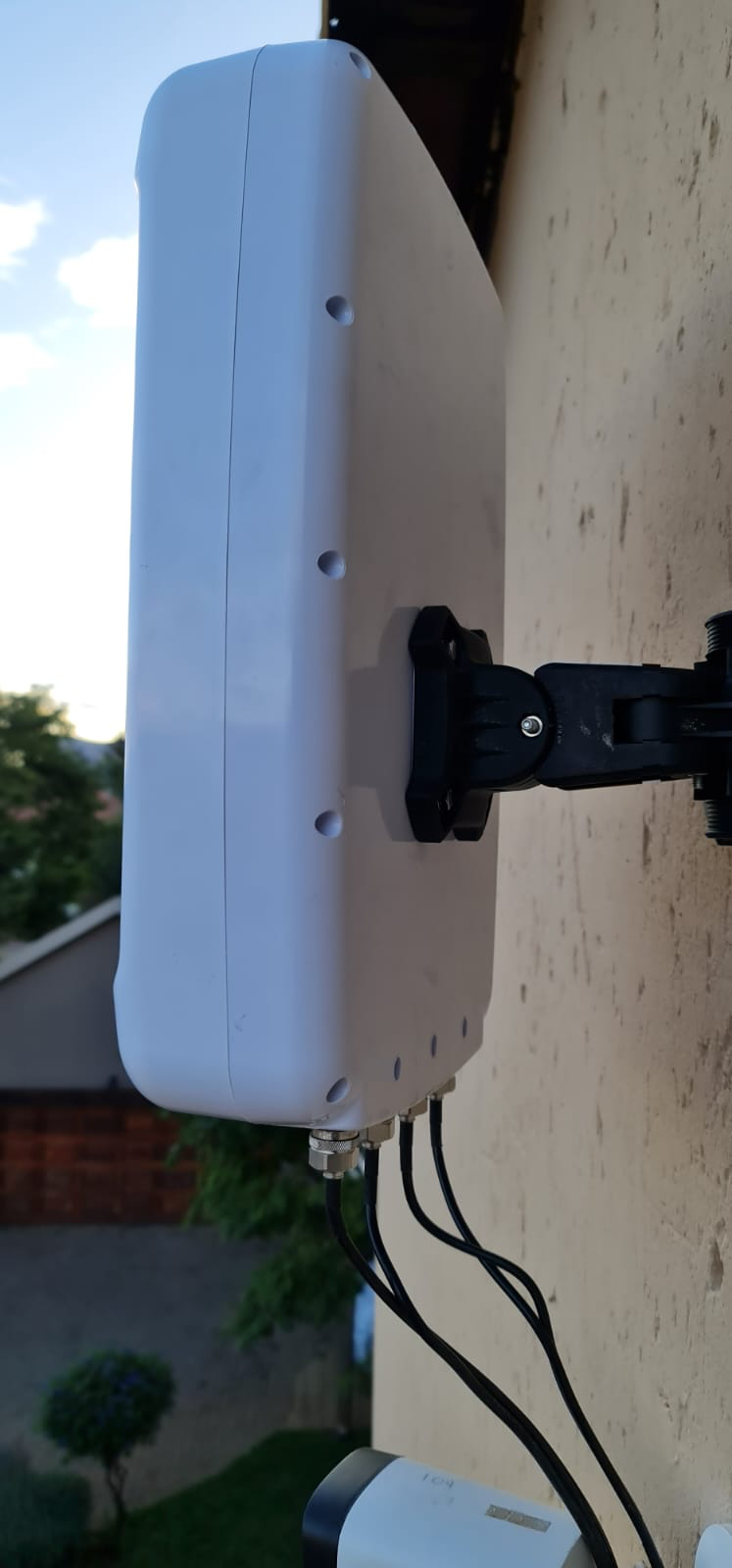 Comparative Case Study using the new XPOL-24 - POYNTING Antenna Solutions